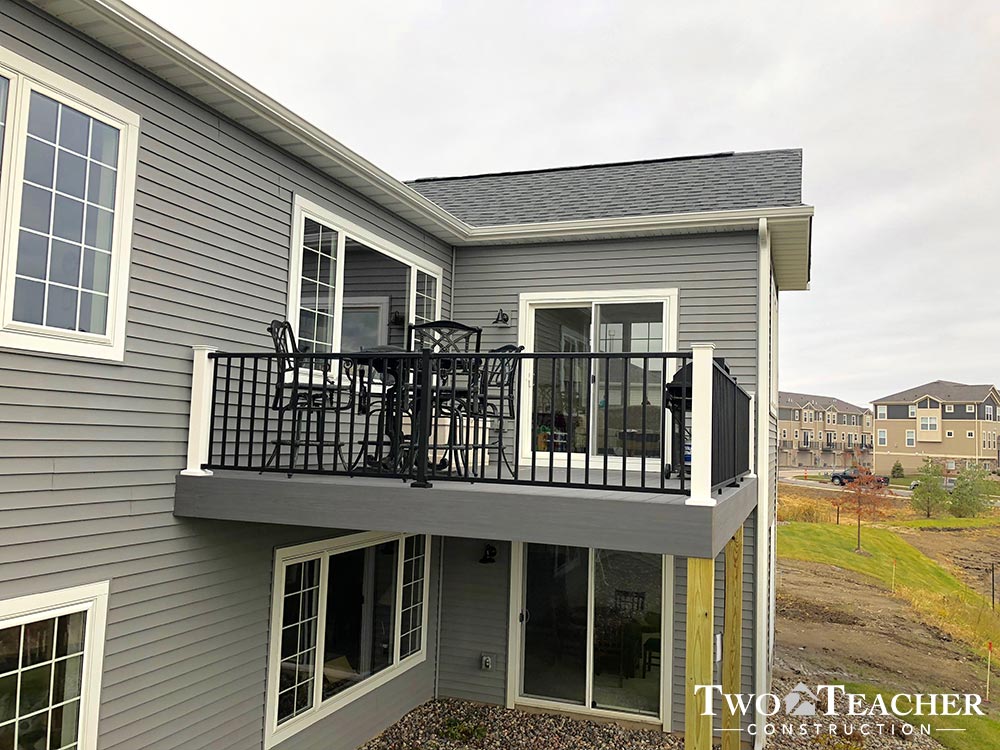 Tuscany Black Railing with 4″ White Corner Posts – Two Teacher Construction